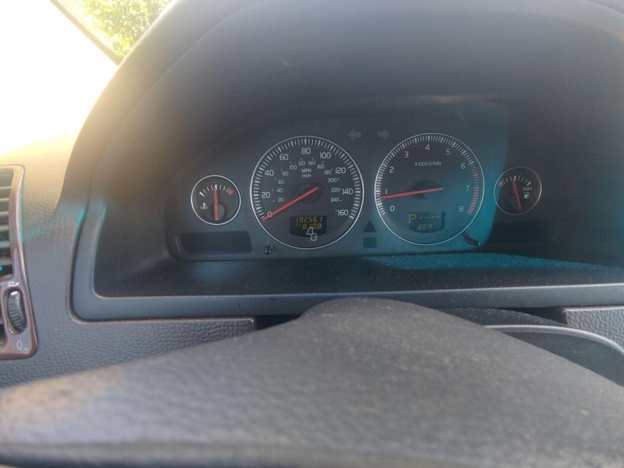 Sarkans Volvo XC90 2009 Viļņa, ar dzinēja tilpumu 3.20 L un nobraukumu 193 tūkst. km par 5500 €, foto 7 vietnē AUTOMOTO.COM.LV