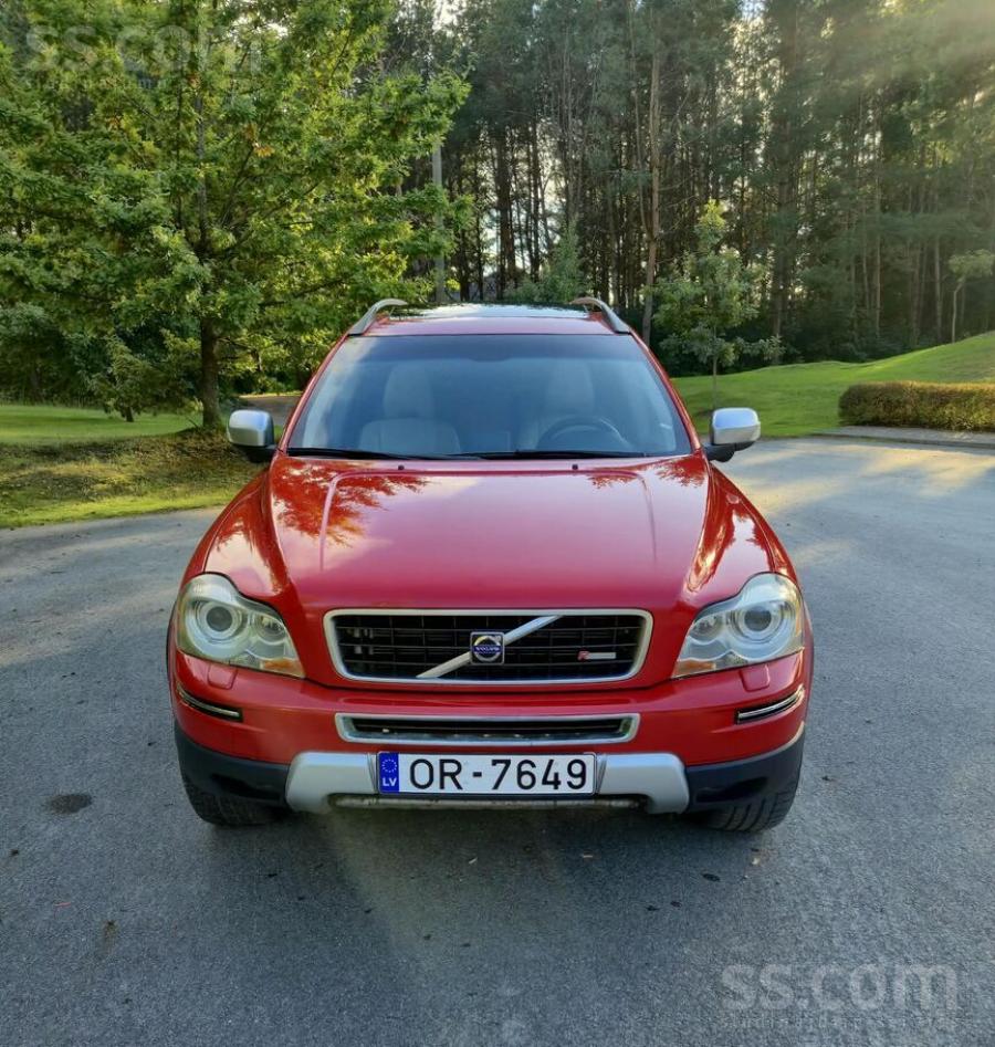 Red Volvo XC90 2009 in Jurmala, with an engine capacity of 2.40 L and mileage of 352 thousand km for 5400 €, photo 8 on AUTOMOTO.COM.LV