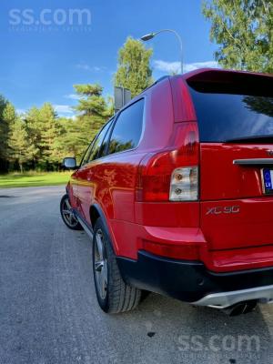 Red Volvo XC90 2009 in Jurmala, with an engine capacity of 2.40 L and mileage of 352 thousand km for 5400 €, photo 9 on AUTOMOTO.COM.LV