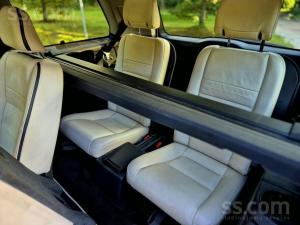 Red Volvo XC90 2009 in Jurmala, with an engine capacity of 2.40 L and mileage of 352 thousand km for 5400 €, photo 14 on AUTOMOTO.COM.LV