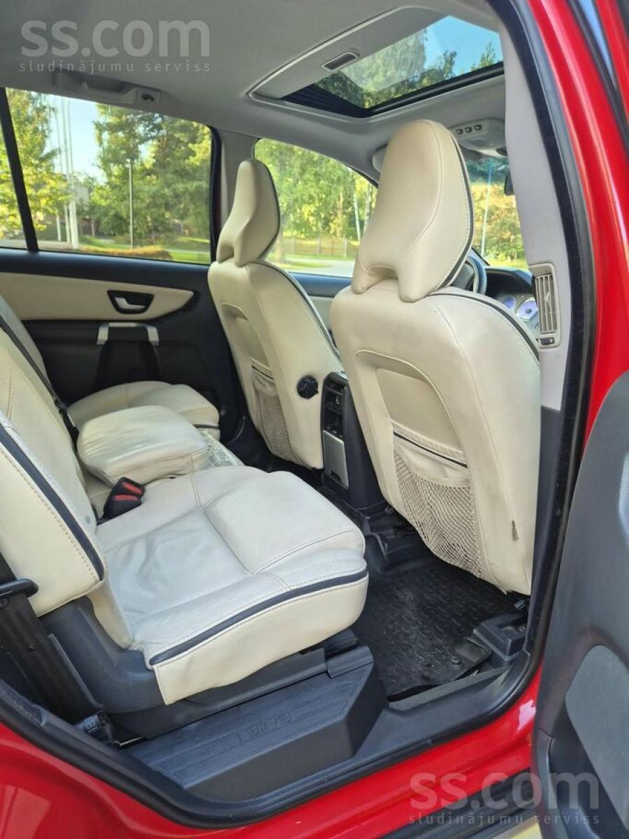 Red Volvo XC90 2009 in Jurmala, with an engine capacity of 2.40 L and mileage of 352 thousand km for 5400 €, photo 21 on AUTOMOTO.COM.LV