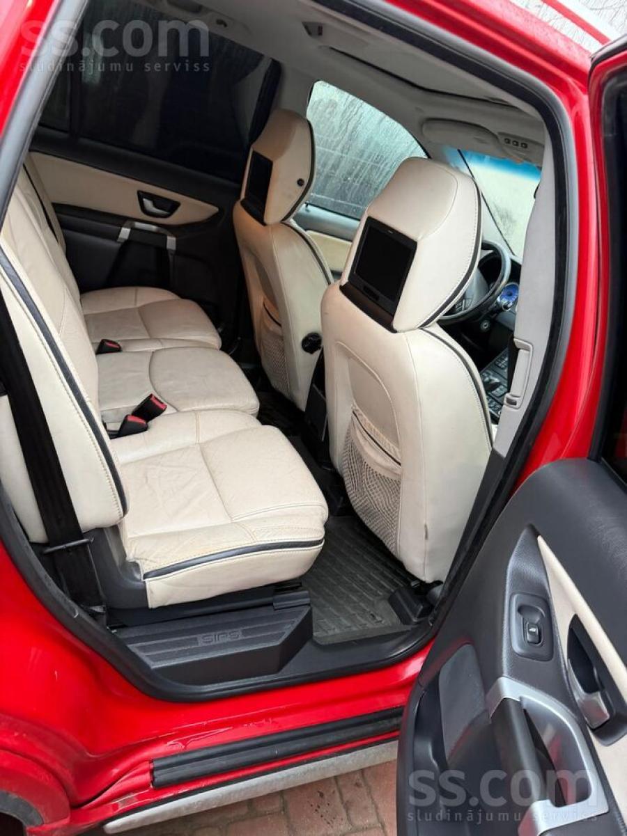 Sarkans Volvo XC90 2011 Aizkraukle, ar dzinēja tilpumu 2.50 L un nobraukumu 250 tūkst. km par 11200 €, foto 13 vietnē AUTOMOTO.COM.LV
