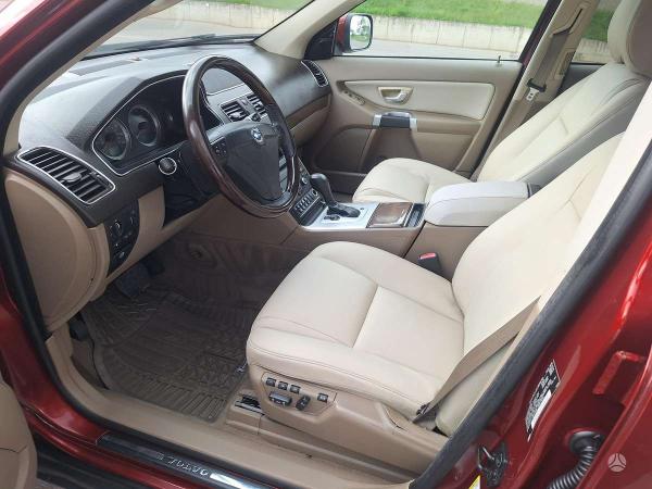 Sarkans Volvo XC90 2011 Šauļi, ar dzinēja tilpumu 3.19 L un nobraukumu 290 tūkst. km par 6600 €, foto 7 vietnē AUTOMOTO.COM.LV