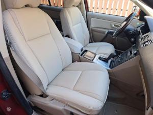 Sarkans Volvo XC90 2011 Šauļi, ar dzinēja tilpumu 3.19 L un nobraukumu 290 tūkst. km par 6600 €, foto 11 vietnē AUTOMOTO.COM.LV
