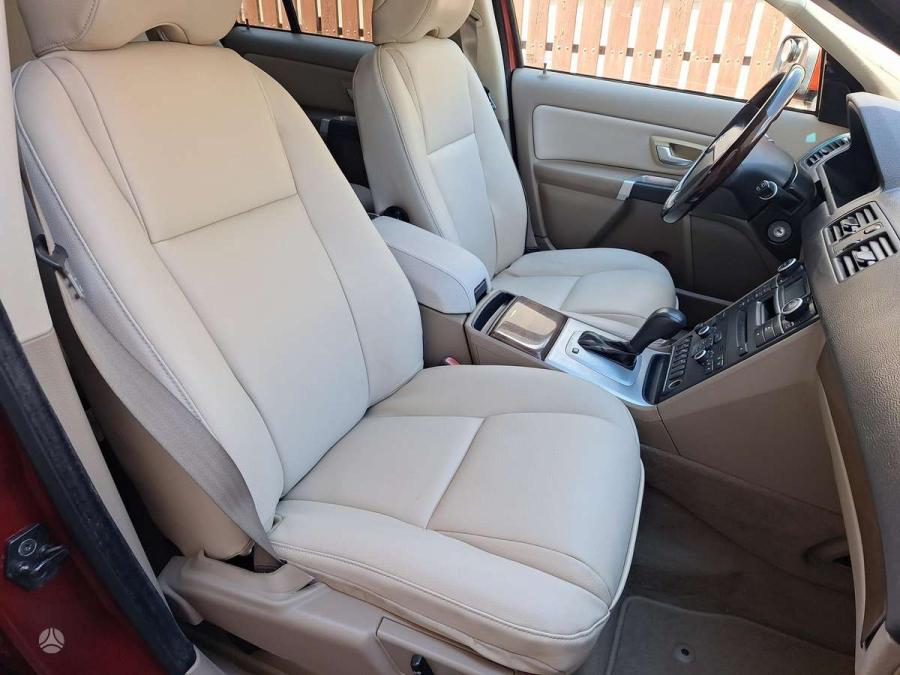 Sarkans Volvo XC90 2011 Šauļi, ar dzinēja tilpumu 3.19 L un nobraukumu 290 tūkst. km par 6600 €, foto 11 vietnē AUTOMOTO.COM.LV