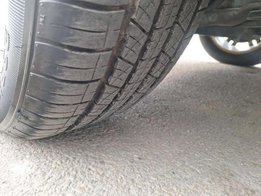 Sarkans Volvo XC90 2011 Šauļi, ar dzinēja tilpumu 3.19 L un nobraukumu 290 tūkst. km par 6600 €, foto 24 vietnē AUTOMOTO.COM.LV