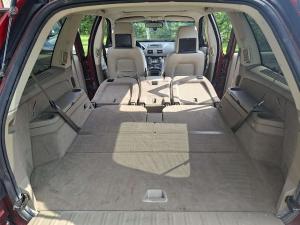 Red Volvo XC90 2011 in Siauliai, with an engine capacity of 3.19 L and mileage of 371 thousand km for 7900 €, photo 11 on AUTOMOTO.COM.LV