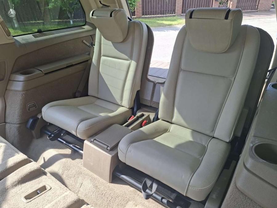 Red Volvo XC90 2011 in Siauliai, with an engine capacity of 3.19 L and mileage of 371 thousand km for 7900 €, photo 15 on AUTOMOTO.COM.LV