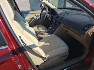 Red Volvo XC90 2011 in Siauliai, with an engine capacity of 3.19 L and mileage of 371 thousand km for 7900 €, photo 18 on AUTOMOTO.COM.LV