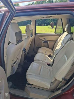 Red Volvo XC90 2011 in Siauliai, with an engine capacity of 3.19 L and mileage of 371 thousand km for 7900 €, photo 19 on AUTOMOTO.COM.LV