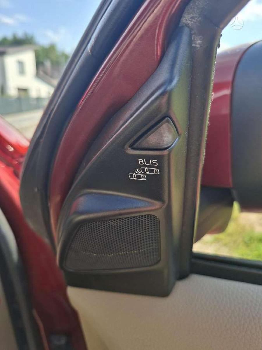 Red Volvo XC90 2011 in Siauliai, with an engine capacity of 3.19 L and mileage of 371 thousand km for 7900 €, photo 28 on AUTOMOTO.COM.LV