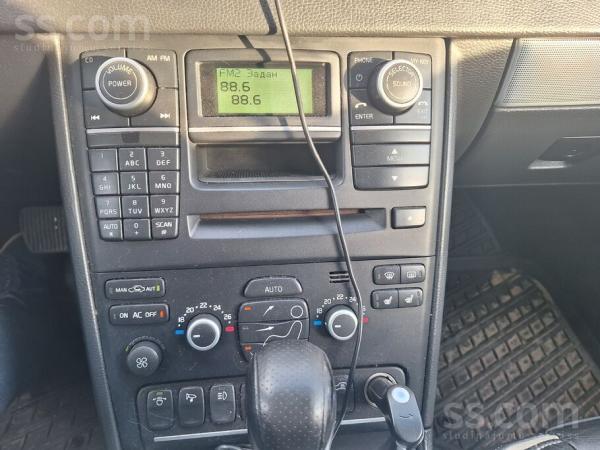 Sarkans Volvo XC90 2011 Rīga, ar dzinēja tilpumu 2.40 L un nobraukumu 212 tūkst. km par 10200 €, foto 7 vietnē AUTOMOTO.COM.LV