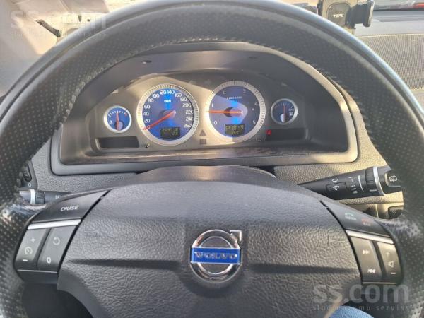 Sarkans Volvo XC90 2011 Rīga, ar dzinēja tilpumu 2.40 L un nobraukumu 212 tūkst. km par 10200 €, foto 8 vietnē AUTOMOTO.COM.LV