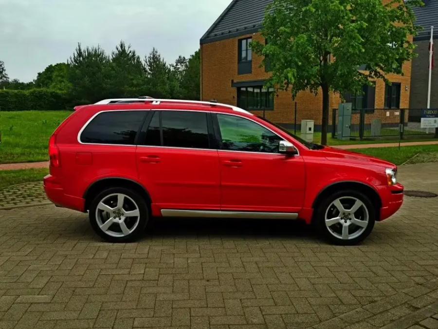Red Volvo XC90 2012 in Riga, with an engine capacity of 2.40 L and mileage of 165 thousand km for 15500 €, photo 7 on AUTOMOTO.COM.LV