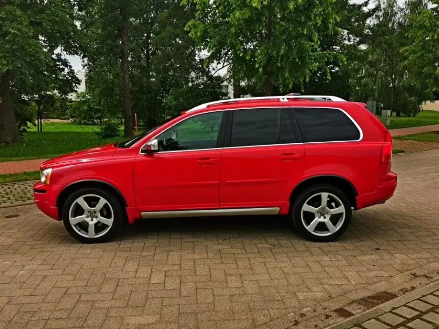 Red Volvo XC90 2012 in Riga, with an engine capacity of 2.40 L and mileage of 165 thousand km for 15500 €, photo 8 on AUTOMOTO.COM.LV