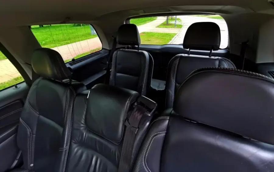 Red Volvo XC90 2012 in Riga, with an engine capacity of 2.40 L and mileage of 165 thousand km for 15500 €, photo 16 on AUTOMOTO.COM.LV