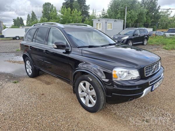 Red Volvo XC90 2012 in Riga, with an engine capacity of 2.40 L and mileage of 294 thousand km for 10350 €, photo 4 on AUTOMOTO.COM.LV