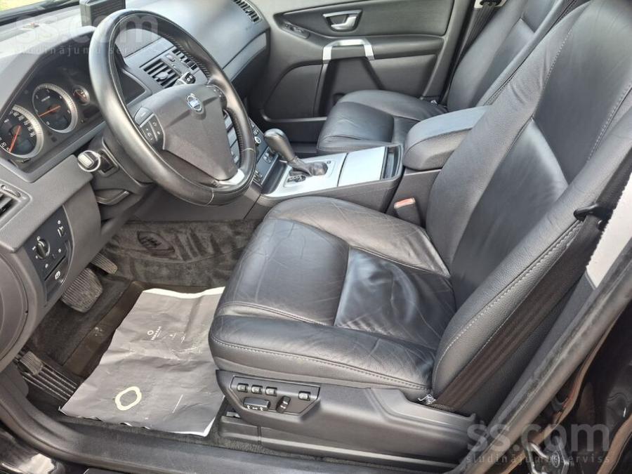 Sarkans Volvo XC90 2012 Rīga, ar dzinēja tilpumu 2.40 L un nobraukumu 294 tūkst. km par 10350 €, foto 8 vietnē AUTOMOTO.COM.LV
