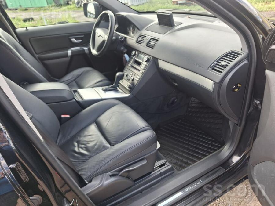Sarkans Volvo XC90 2012 Rīga, ar dzinēja tilpumu 2.40 L un nobraukumu 294 tūkst. km par 10350 €, foto 15 vietnē AUTOMOTO.COM.LV
