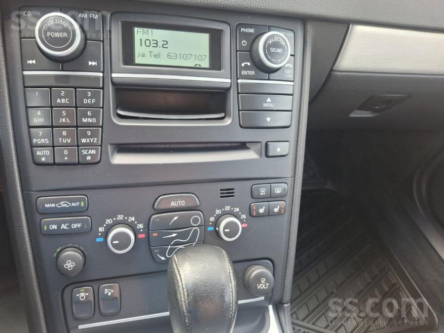Sarkans Volvo XC90 2012 Rīga, ar dzinēja tilpumu 2.40 L un nobraukumu 294 tūkst. km par 10350 €, foto 16 vietnē AUTOMOTO.COM.LV