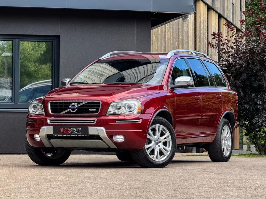 Red Volvo XC90 2013 in Riga, with an engine capacity of 2.40 L and mileage of 215 thousand km for 8600 €, photo 1 on AUTOMOTO.COM.LV