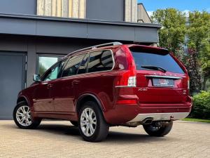 Red Volvo XC90 2013 in Riga, with an engine capacity of 2.40 L and mileage of 215 thousand km for 8600 €, photo 3 on AUTOMOTO.COM.LV