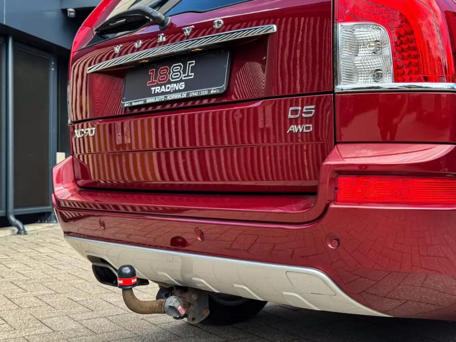 Red Volvo XC90 2013 in Riga, with an engine capacity of 2.40 L and mileage of 215 thousand km for 8600 €, photo 8 on AUTOMOTO.COM.LV