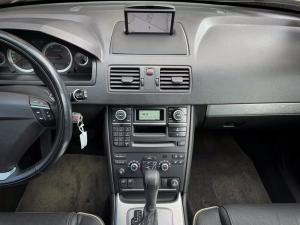 Red Volvo XC90 2013 in Riga, with an engine capacity of 2.40 L and mileage of 215 thousand km for 8600 €, photo 13 on AUTOMOTO.COM.LV