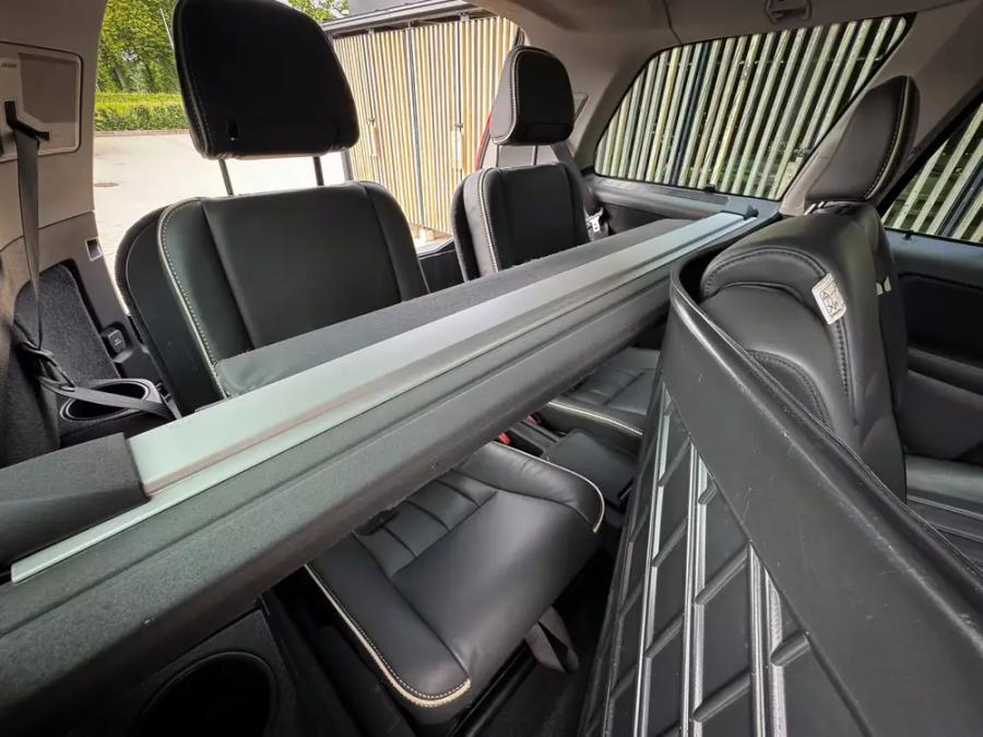 Red Volvo XC90 2013 in Riga, with an engine capacity of 2.40 L and mileage of 215 thousand km for 8600 €, photo 22 on AUTOMOTO.COM.LV