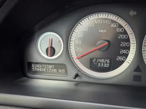 Red Volvo XC90 2013 in Riga, with an engine capacity of 2.40 L and mileage of 215 thousand km for 8600 €, photo 24 on AUTOMOTO.COM.LV