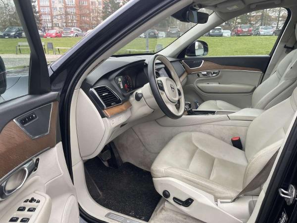 Red Volvo XC90 2015 in Klaipeda, with an engine capacity of 1.97 L and mileage of 275 thousand km for 16500 €, photo 3 on AUTOMOTO.COM.LV