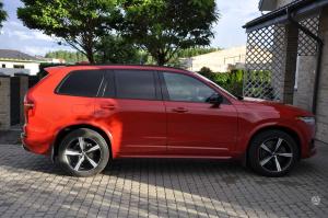 Red Volvo XC90 2017 in Vilnius, with an engine capacity of 1.97 L and mileage of 143 thousand km for 27000 €, photo 6 on AUTOMOTO.COM.LV