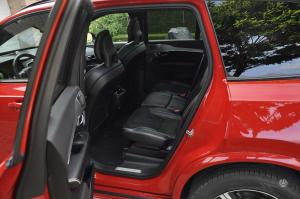 Red Volvo XC90 2017 in Vilnius, with an engine capacity of 1.97 L and mileage of 143 thousand km for 27000 €, photo 10 on AUTOMOTO.COM.LV