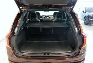 Red Volvo XC90 2026 in Vilnius, with an engine capacity of 1.97 L and mileage of 10 thousand km for 82000 €, photo 15 on AUTOMOTO.COM.LV