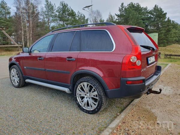 Red Volvo XC90 2005 in Liepaja, with an engine capacity of 2.40 L and mileage of 410 thousand km for 3900 €, photo 5 on AUTOMOTO.COM.LV