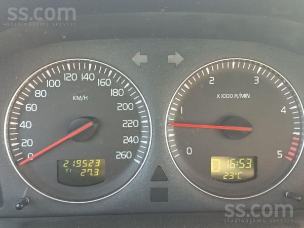 Sarkans Volvo XC90 2008 Jelgava, ar dzinēja tilpumu 2.40 L un nobraukumu 220 tūkst. km par 7600 €, foto 9 vietnē AUTOMOTO.COM.LV