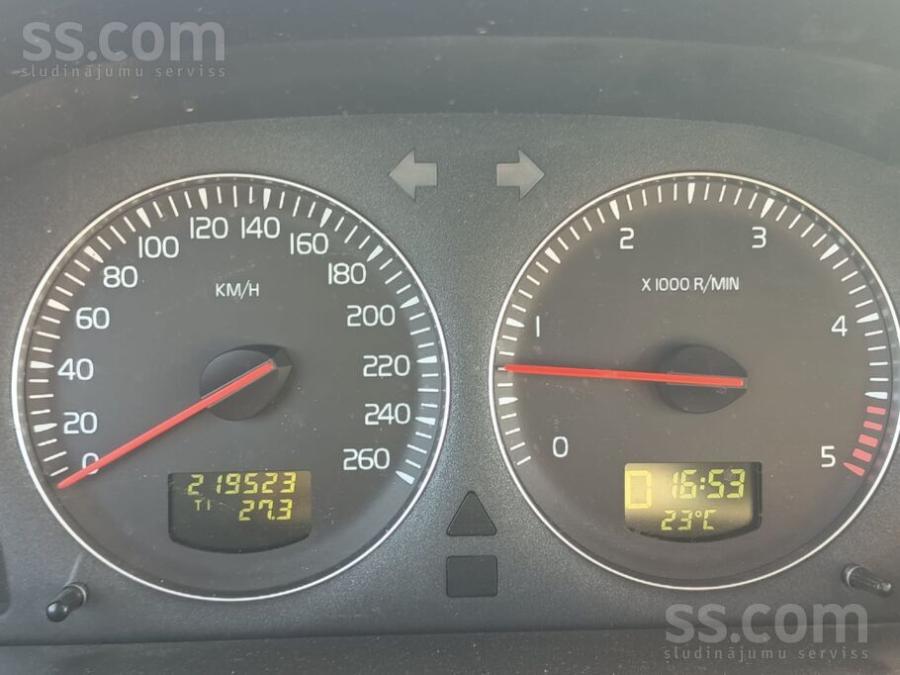 Красный Вольво ХС90 2008 в Елгава, объемом двигателя 2.40 л и пробегом 220 тыс. км за 7600 €, фото 10 на AUTOMOTO.COM.LV