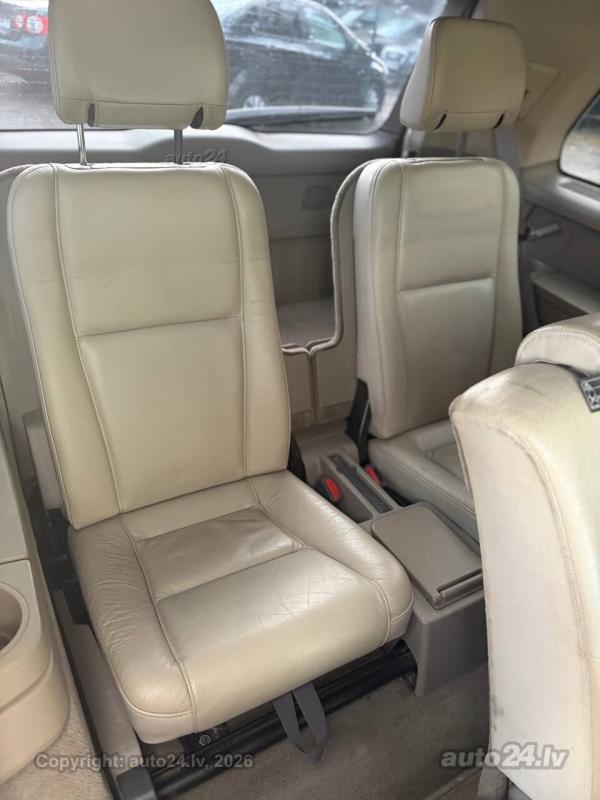 Volvo XC90 2003 in Narva, with an engine capacity of 2.40 L and mileage of 367 thousand km for 1990 €, photo 10 on AUTOMOTO.COM.LV