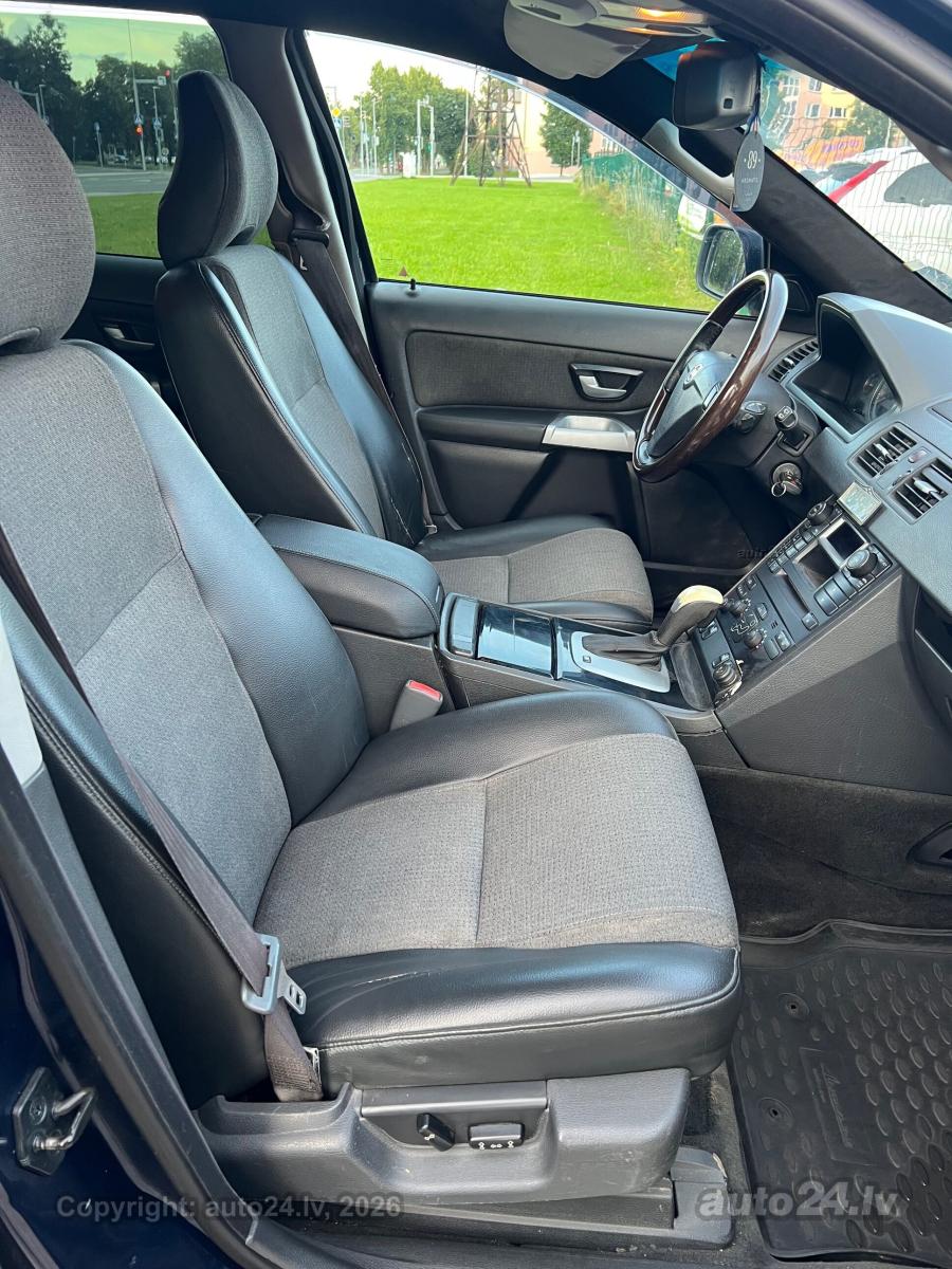 Volvo XC90 2004 in Narva, with an engine capacity of 2.40 L and mileage of 419 thousand km for 2999 €, photo 21 on AUTOMOTO.COM.LV