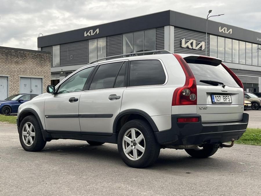 Volvo XC90 2005 Narva, ar dzinēja tilpumu 2.40 L un nobraukumu 585 tūkst. km par 2499 €, foto 19 vietnē AUTOMOTO.COM.LV