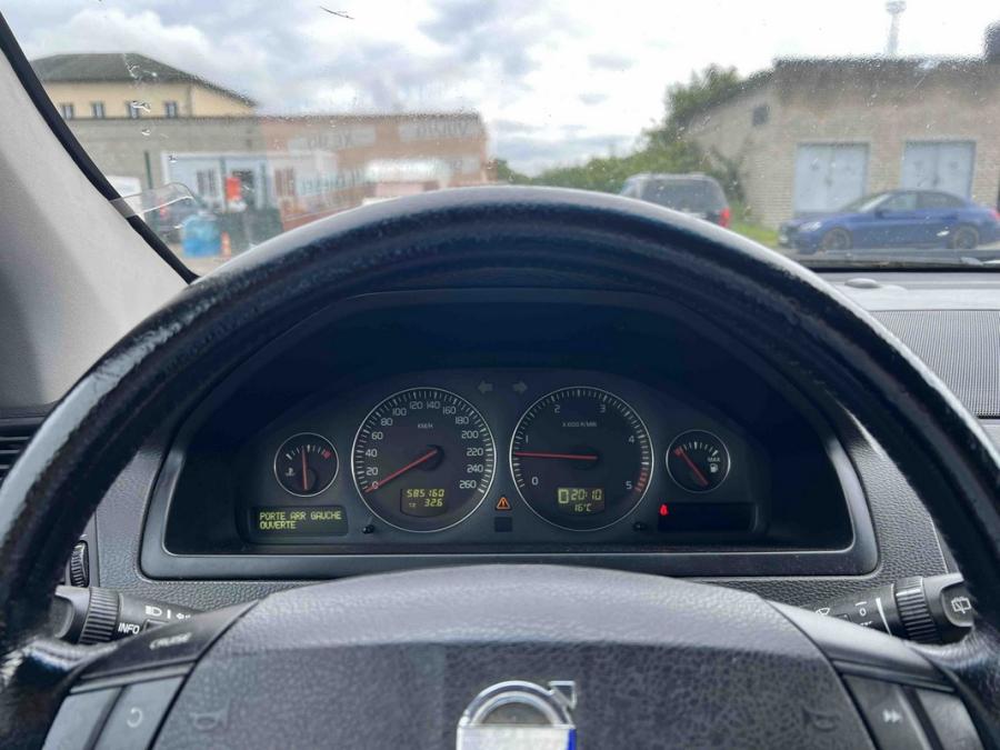 Volvo XC90 2005 Narva, ar dzinēja tilpumu 2.40 L un nobraukumu 585 tūkst. km par 2499 €, foto 22 vietnē AUTOMOTO.COM.LV