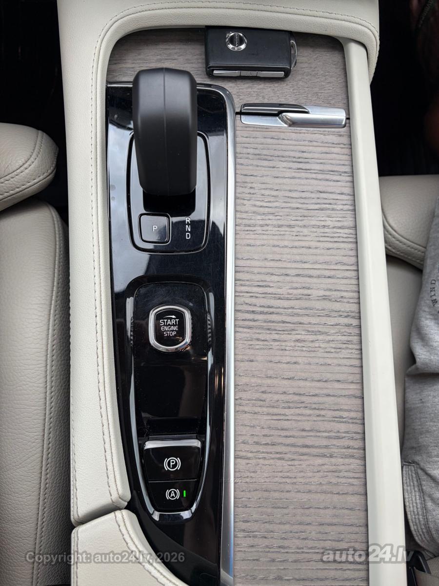 Volvo XC90 2023 in Tallinn, with an engine capacity of 2.00 L and mileage of 95 thousand km for 39990 €, photo 38 on AUTOMOTO.COM.LV