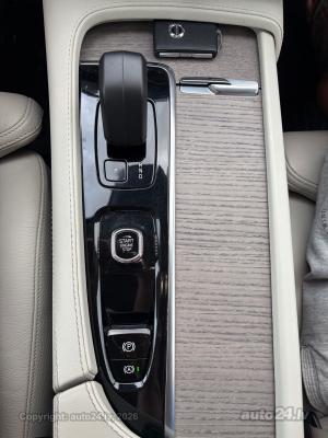 Volvo XC90 2023 in Tallinn, with an engine capacity of 2.00 L and mileage of 95 thousand km for 39990 €, photo 39 on AUTOMOTO.COM.LV