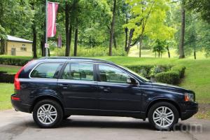Violets Volvo XC90 2006 Rīga, ar dzinēja tilpumu 2.40 L un nobraukumu 306 tūkst. km par 7450 €, foto 9 vietnē AUTOMOTO.COM.LV