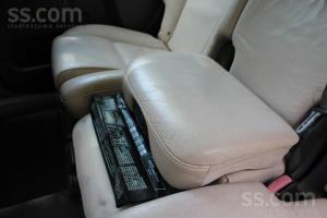 Violets Volvo XC90 2006 Rīga, ar dzinēja tilpumu 2.40 L un nobraukumu 306 tūkst. km par 7450 €, foto 19 vietnē AUTOMOTO.COM.LV