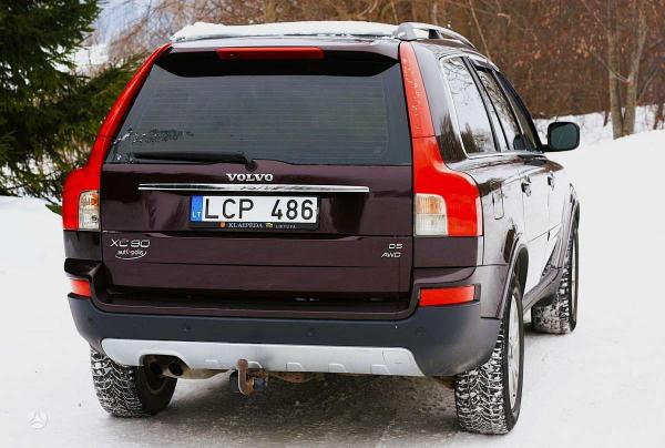 Violets Volvo XC90 2006 Kretinga, ar dzinēja tilpumu 2.40 L un nobraukumu 307 tūkst. km par 6299 €, foto 8 vietnē AUTOMOTO.COM.LV