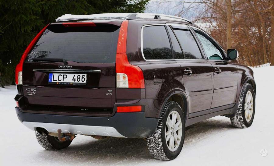 Violet Volvo XC90 2006 in Kretinga, with an engine capacity of 2.40 L and mileage of 307 thousand km for 6299 €, photo 9 on AUTOMOTO.COM.LV