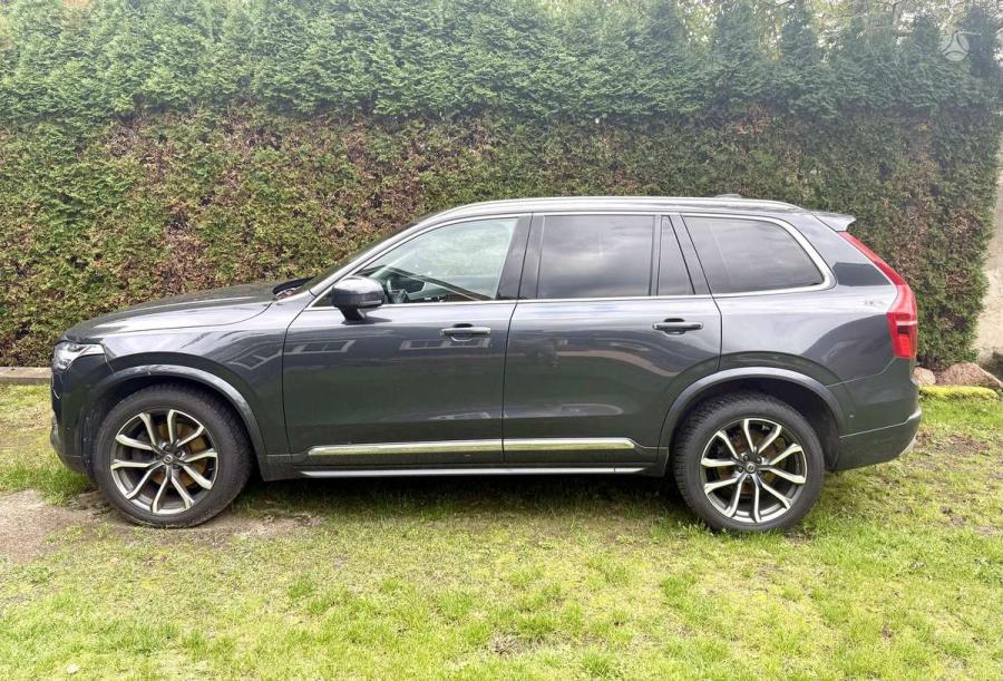 Violet Volvo XC90 2015 in Klaipeda, with an engine capacity of 1.97 L and mileage of 278 thousand km for 19650 €, photo 1 on AUTOMOTO.COM.LV