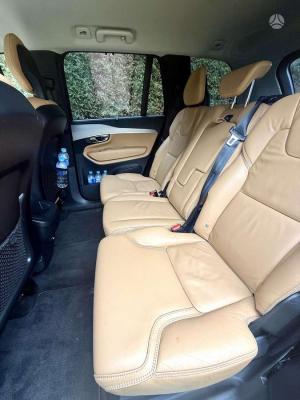 Violet Volvo XC90 2015 in Klaipeda, with an engine capacity of 1.97 L and mileage of 278 thousand km for 19650 €, photo 7 on AUTOMOTO.COM.LV