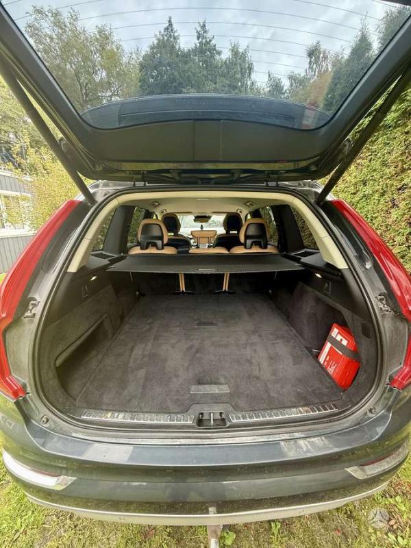Violet Volvo XC90 2015 in Klaipeda, with an engine capacity of 1.97 L and mileage of 278 thousand km for 19650 €, photo 8 on AUTOMOTO.COM.LV